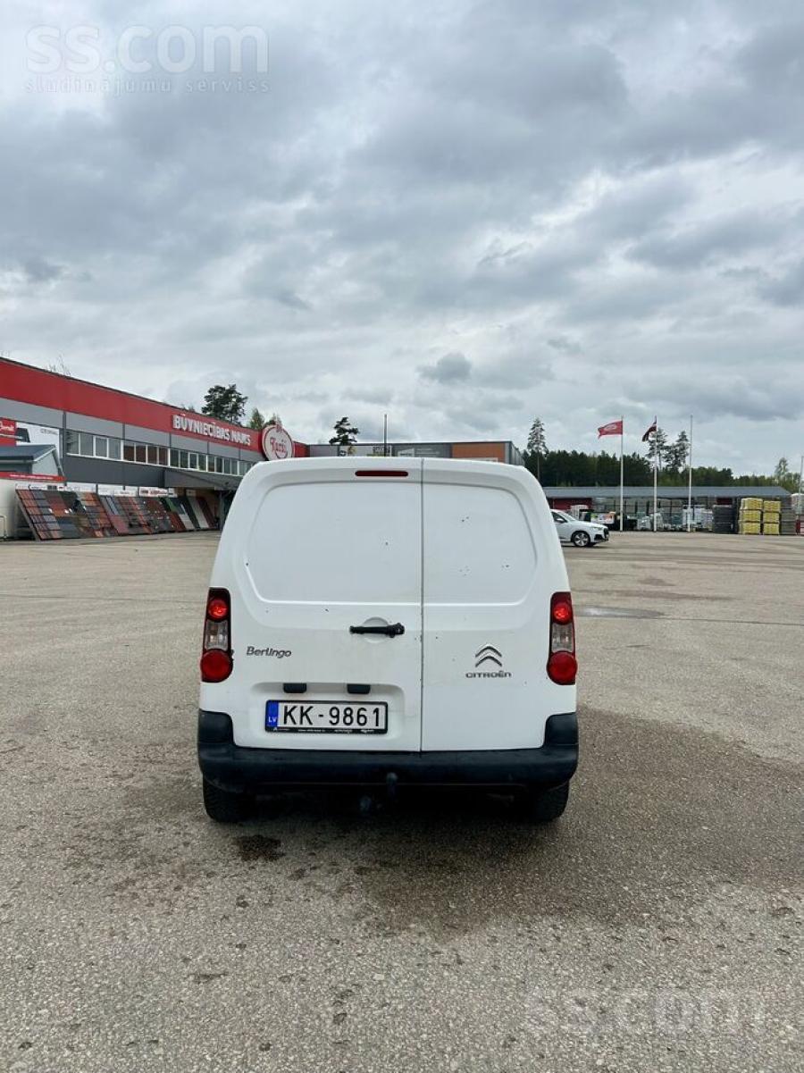 White Citroen Berlingo 2016 in Valka, with an engine capacity of 1.60 L and mileage of 362 thousand km for 1800 €, photo 5 on AUTOMOTO.COM.LV