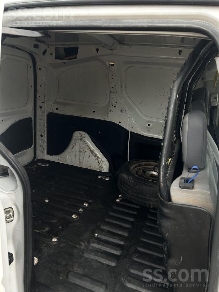 White Citroen Berlingo 2016 in Valka, with an engine capacity of 1.60 L and mileage of 362 thousand km for 1800 €, photo 8 on AUTOMOTO.COM.LV