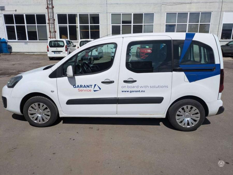 Balts Citroen Berlingo 2016 Klaipėda, ar dzinēja tilpumu 1.56 L un nobraukumu 281 tūkst. km par 3999 €, foto 3 vietnē AUTOMOTO.COM.LV