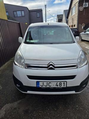 Balts Citroen Berlingo 2016 Kauņa, ar dzinēja tilpumu 1.56 L un nobraukumu 371 tūkst. km par 3000 €, foto  vietnē AUTOMOTO.COM.LV