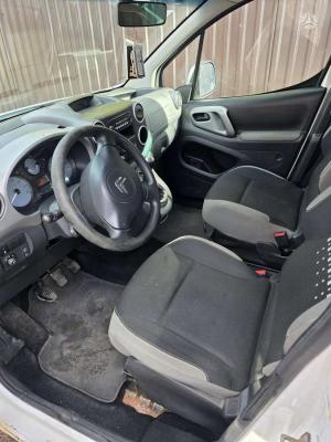 Balts Citroen Berlingo 2016 Kauņa, ar dzinēja tilpumu 1.56 L un nobraukumu 371 tūkst. km par 3000 €, foto 10 vietnē AUTOMOTO.COM.LV