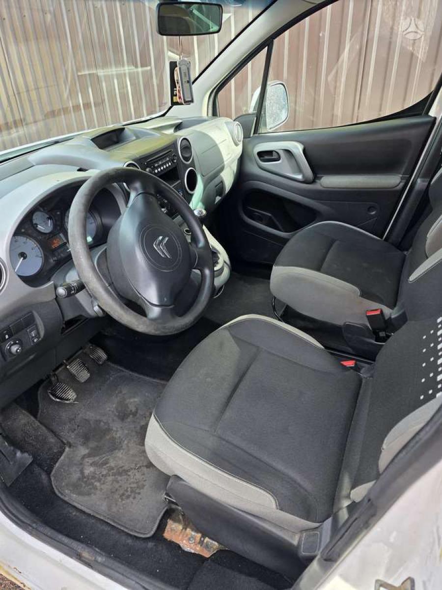 Balts Citroen Berlingo 2016 Kauņa, ar dzinēja tilpumu 1.56 L un nobraukumu 371 tūkst. km par 3000 €, foto 10 vietnē AUTOMOTO.COM.LV