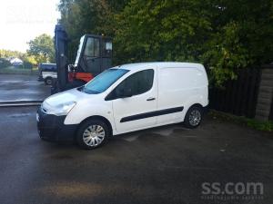 Balts Citroen Berlingo 2016 Rīga, ar dzinēja tilpumu 1.60 L un nobraukumu 231 tūkst. km par 2650 €, foto  vietnē AUTOMOTO.COM.LV