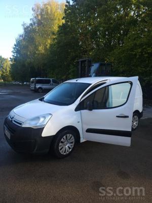 Balts Citroen Berlingo 2016 Rīga, ar dzinēja tilpumu 1.60 L un nobraukumu 231 tūkst. km par 2650 €, foto 3 vietnē AUTOMOTO.COM.LV