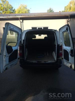 Balts Citroen Berlingo 2016 Rīga, ar dzinēja tilpumu 1.60 L un nobraukumu 231 tūkst. km par 2650 €, foto 5 vietnē AUTOMOTO.COM.LV