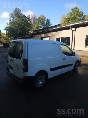 Balts Citroen Berlingo 2016 Rīga, ar dzinēja tilpumu 1.60 L un nobraukumu 231 tūkst. km par 2650 €, foto 7 vietnē AUTOMOTO.COM.LV