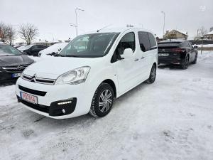White Citroen Berlingo 2017 in Siauliai, with an engine capacity of 1.56 L and mileage of 200 thousand km for 6900 €, photo 2 on AUTOMOTO.COM.LV