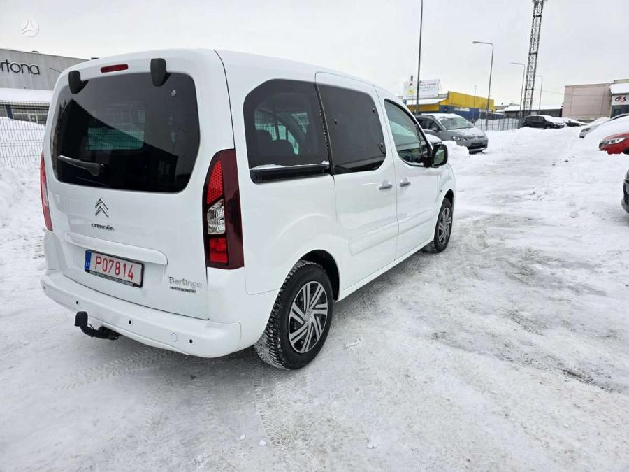 White Citroen Berlingo 2017 in Siauliai, with an engine capacity of 1.56 L and mileage of 200 thousand km for 6900 €, photo 4 on AUTOMOTO.COM.LV