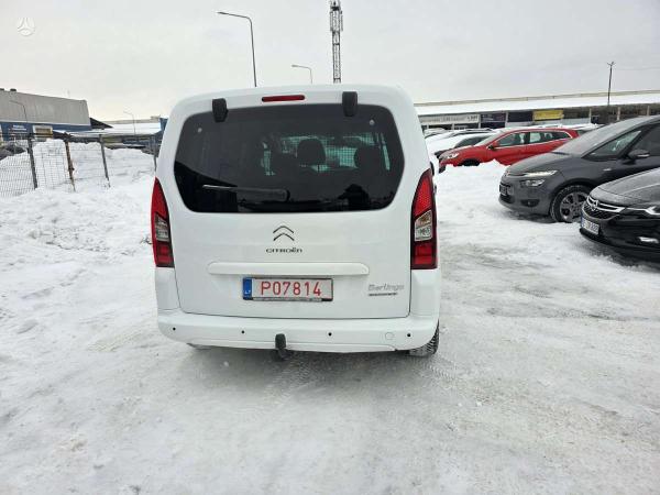 Balts Citroen Berlingo 2017 Šauļi, ar dzinēja tilpumu 1.56 L un nobraukumu 200 tūkst. km par 6900 €, foto 5 vietnē AUTOMOTO.COM.LV