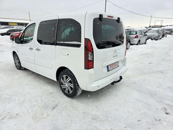 Balts Citroen Berlingo 2017 Šauļi, ar dzinēja tilpumu 1.56 L un nobraukumu 200 tūkst. km par 6900 €, foto 6 vietnē AUTOMOTO.COM.LV