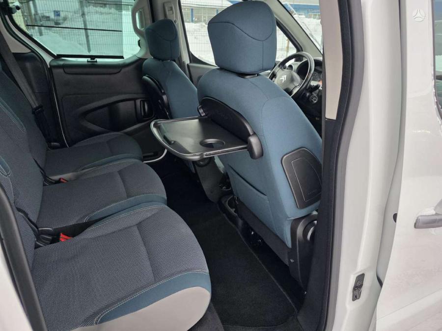 White Citroen Berlingo 2017 in Siauliai, with an engine capacity of 1.56 L and mileage of 200 thousand km for 6900 €, photo 13 on AUTOMOTO.COM.LV