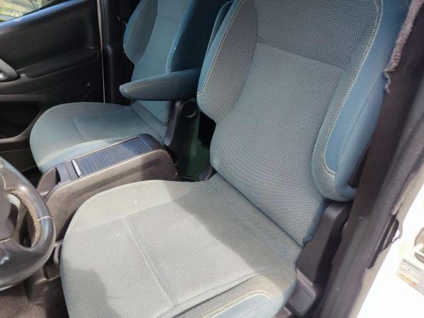 White Citroen Berlingo 2017 in Prienai, with an engine capacity of 1.56 L and mileage of 201 thousand km for 4900 €, photo 8 on AUTOMOTO.COM.LV