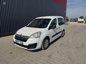 White Citroen Berlingo 2018 in Kaunas, with an engine capacity of 1.56 L and mileage of 291 thousand km for 3800 €, photo  on AUTOMOTO.COM.LV