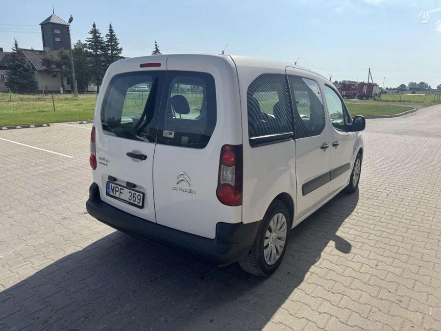 Balts Citroen Berlingo 2018 Kauņa, ar dzinēja tilpumu 1.56 L un nobraukumu 291 tūkst. km par 3800 €, foto 3 vietnē AUTOMOTO.COM.LV