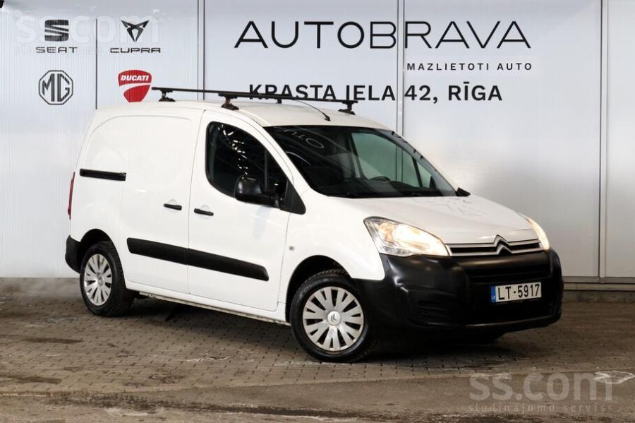 White Citroen Berlingo 2018 in Riga, with an engine capacity of 1.60 L and mileage of 164 thousand km for 5500 €, photo 3 on AUTOMOTO.COM.LV
