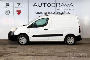 White Citroen Berlingo 2018 in Riga, with an engine capacity of 1.60 L and mileage of 164 thousand km for 5500 €, photo 4 on AUTOMOTO.COM.LV