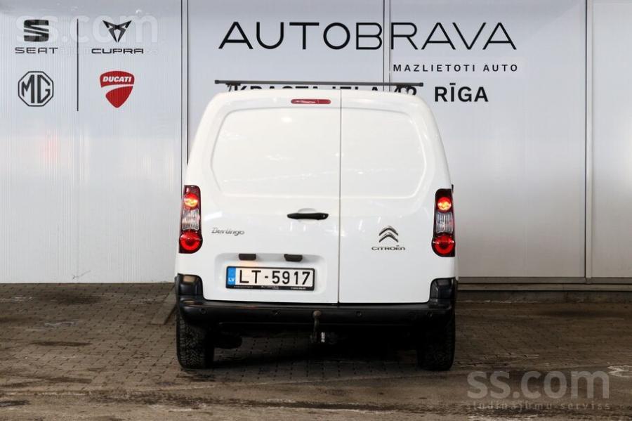 White Citroen Berlingo 2018 in Riga, with an engine capacity of 1.60 L and mileage of 164 thousand km for 5500 €, photo 7 on AUTOMOTO.COM.LV