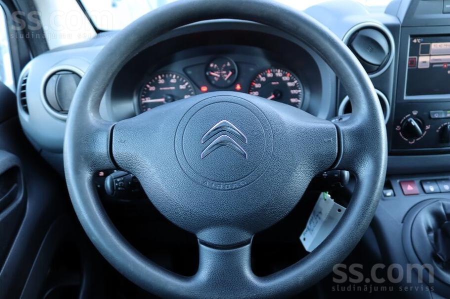 White Citroen Berlingo 2018 in Riga, with an engine capacity of 1.60 L and mileage of 164 thousand km for 5500 €, photo 10 on AUTOMOTO.COM.LV