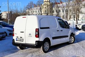 White Citroen Berlingo 2018 in Riga, with an engine capacity of 1.60 L and mileage of 164 thousand km for 5500 €, photo 23 on AUTOMOTO.COM.LV