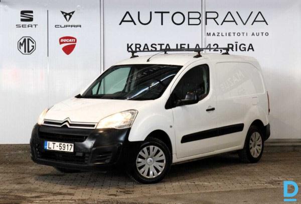 White Citroen Berlingo 2018 in Riga, with an engine capacity of 1.60 L and mileage of 164 thousand km for 7000 €, photo 1 on AUTOMOTO.COM.LV