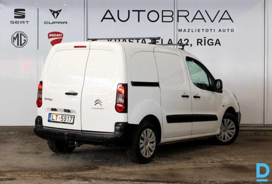 White Citroen Berlingo 2018 in Riga, with an engine capacity of 1.60 L and mileage of 164 thousand km for 7000 €, photo 2 on AUTOMOTO.COM.LV
