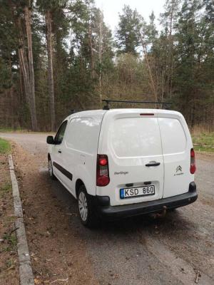 White Citroen Berlingo 2018 in Vilnius, with an engine capacity of 1.60 L and mileage of 2500 thousand km for 3500 €, photo  on AUTOMOTO.COM.LV