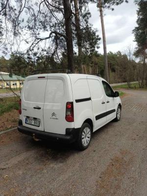 Balts Citroen Berlingo 2018 Viļņa, ar dzinēja tilpumu 1.60 L un nobraukumu 2500 tūkst. km par 3500 €, foto 8 vietnē AUTOMOTO.COM.LV