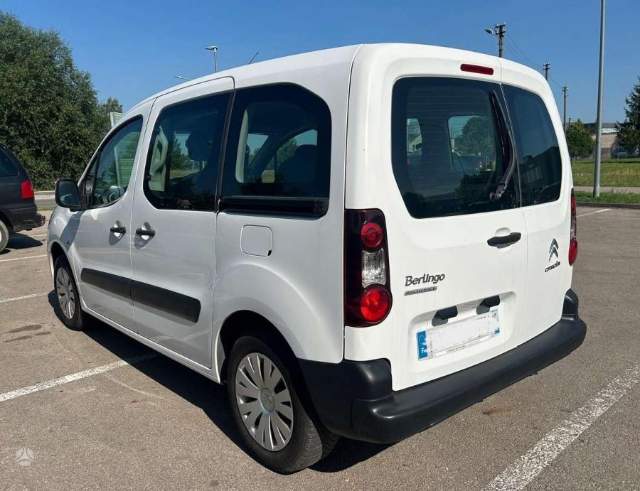 Balts Citroen Berlingo 2018 Tauragė, ar dzinēja tilpumu 1.20 L un nobraukumu 184 tūkst. km par 4490 €, foto 3 vietnē AUTOMOTO.COM.LV
