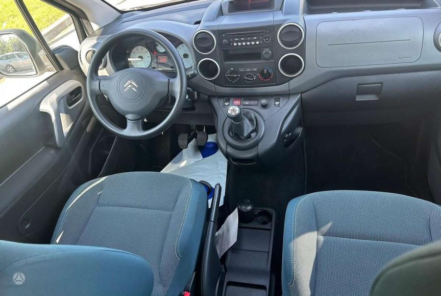 Balts Citroen Berlingo 2018 Tauragė, ar dzinēja tilpumu 1.20 L un nobraukumu 184 tūkst. km par 4490 €, foto 9 vietnē AUTOMOTO.COM.LV