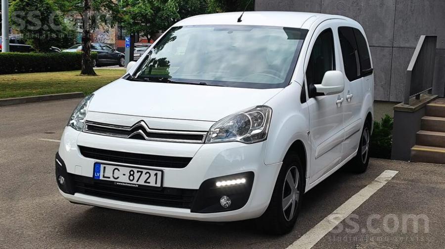 Balts Citroen Berlingo 2018 Rīga, ar dzinēja tilpumu 1.60 L un nobraukumu 207 tūkst. km par 5650 €, foto 4 vietnē AUTOMOTO.COM.LV