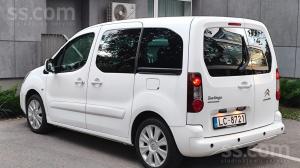 Balts Citroen Berlingo 2018 Rīga, ar dzinēja tilpumu 1.60 L un nobraukumu 208 tūkst. km par 5950 €, foto 4 vietnē AUTOMOTO.COM.LV