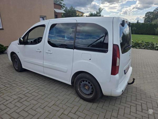 Белый Ситроен Берлинго 2018 в Вильнюс, объемом двигателя 1.56 л и пробегом 260 тыс. км за 4500 €, фото 4 на AUTOMOTO.COM.LV