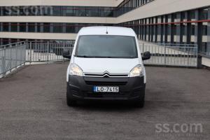 Balts Citroen Berlingo 2018 Rīga, ar dzinēja tilpumu 1.60 L un nobraukumu 214 tūkst. km par 3880 €, foto 3 vietnē AUTOMOTO.COM.LV