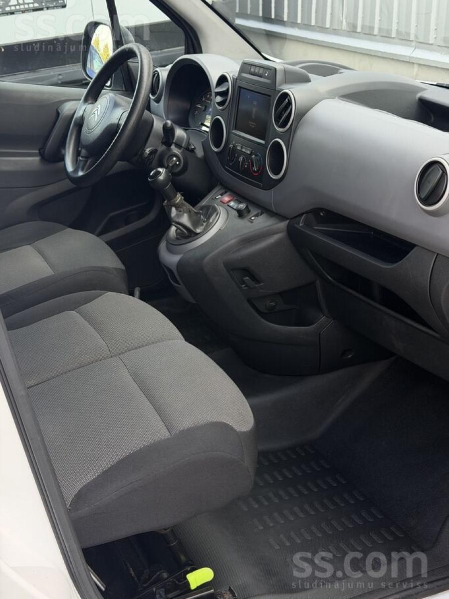 Balts Citroen Berlingo 2018 Rīga, ar dzinēja tilpumu 1.60 L un nobraukumu 214 tūkst. km par 3880 €, foto 9 vietnē AUTOMOTO.COM.LV