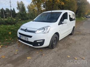 Balts Citroen Berlingo 2018 Viļņa, ar dzinēja tilpumu 1.60 L un nobraukumu 261 tūkst. km par 4500 €, foto 3 vietnē AUTOMOTO.COM.LV