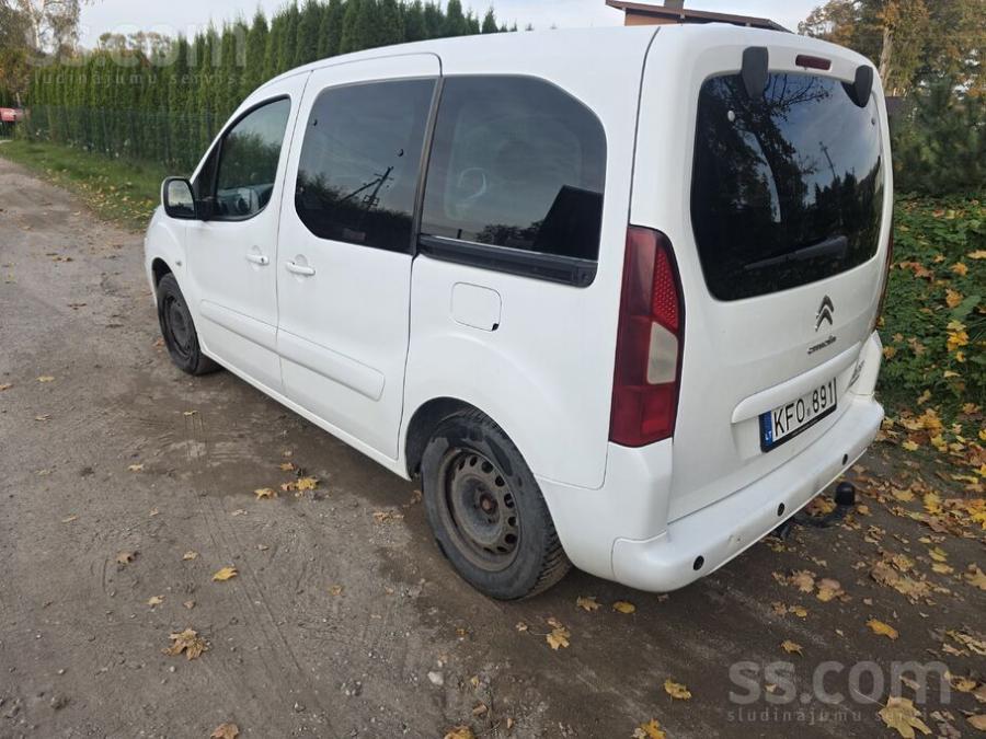 Balts Citroen Berlingo 2018 Viļņa, ar dzinēja tilpumu 1.60 L un nobraukumu 261 tūkst. km par 4500 €, foto 5 vietnē AUTOMOTO.COM.LV