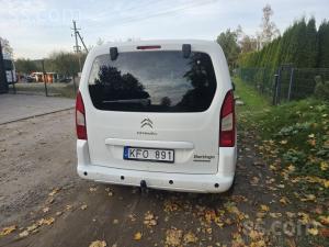 Balts Citroen Berlingo 2018 Viļņa, ar dzinēja tilpumu 1.60 L un nobraukumu 261 tūkst. km par 4500 €, foto 6 vietnē AUTOMOTO.COM.LV