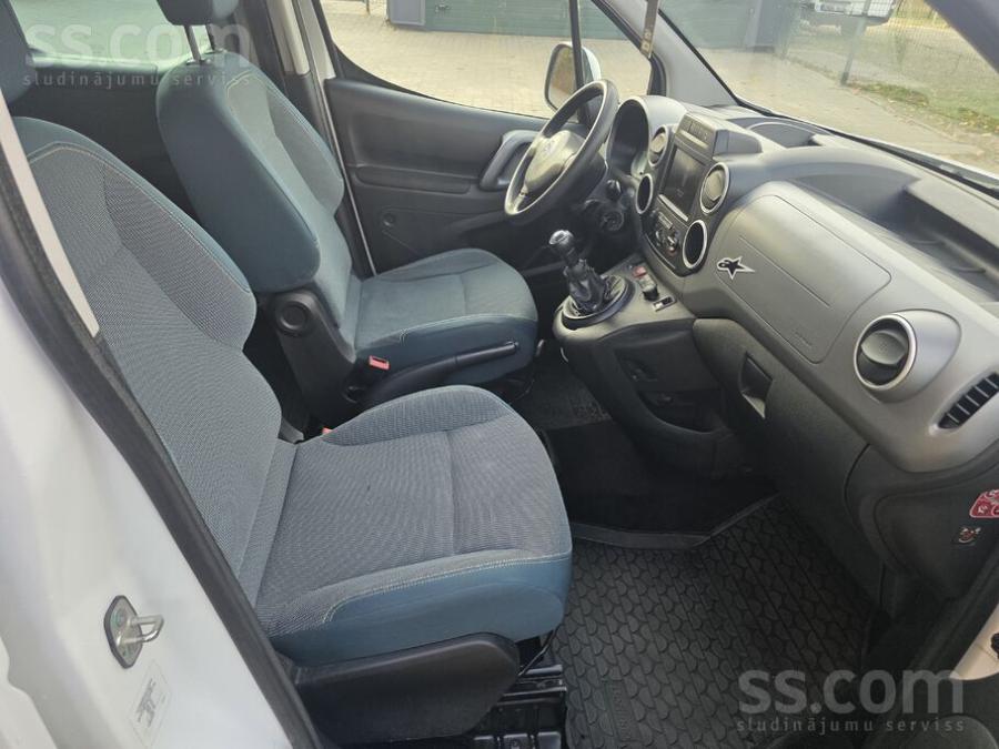 Balts Citroen Berlingo 2018 Viļņa, ar dzinēja tilpumu 1.60 L un nobraukumu 261 tūkst. km par 4500 €, foto 10 vietnē AUTOMOTO.COM.LV