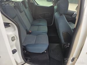 Balts Citroen Berlingo 2018 Viļņa, ar dzinēja tilpumu 1.60 L un nobraukumu 261 tūkst. km par 4500 €, foto 11 vietnē AUTOMOTO.COM.LV