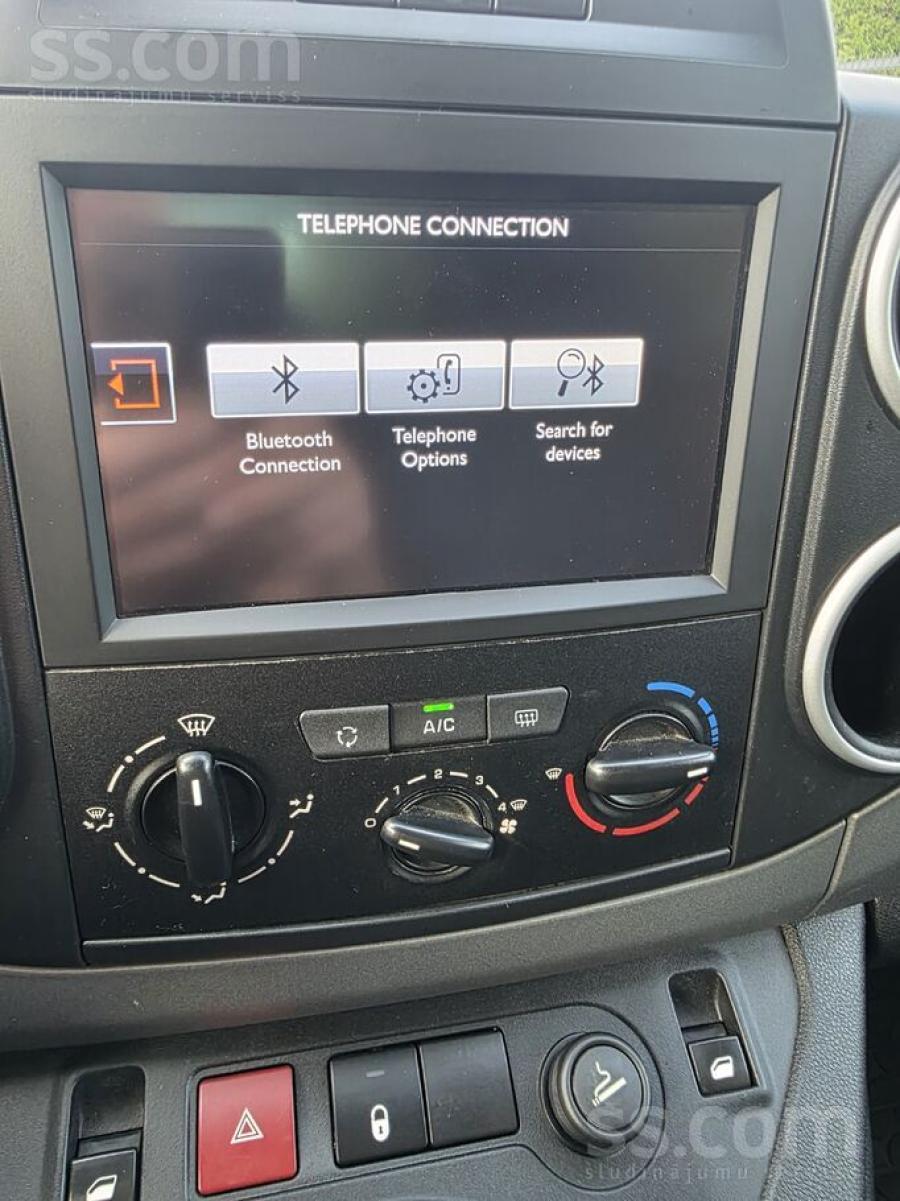 Balts Citroen Berlingo 2018 Viļņa, ar dzinēja tilpumu 1.60 L un nobraukumu 261 tūkst. km par 4500 €, foto 18 vietnē AUTOMOTO.COM.LV