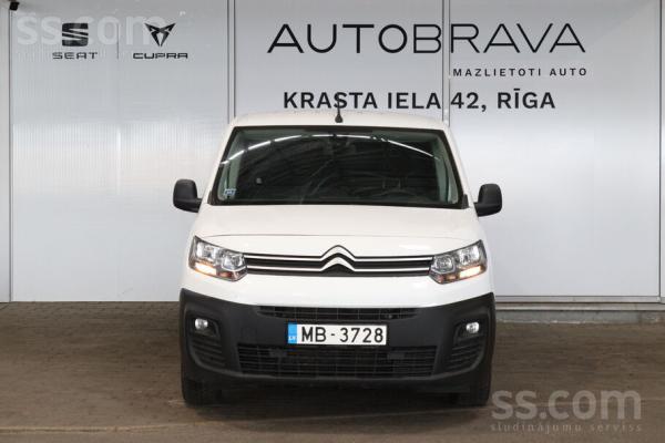 Balts Citroen Berlingo 2019 Rīga, ar dzinēja tilpumu 1.60 L un nobraukumu 118 tūkst. km par 7400 €, foto 2 vietnē AUTOMOTO.COM.LV