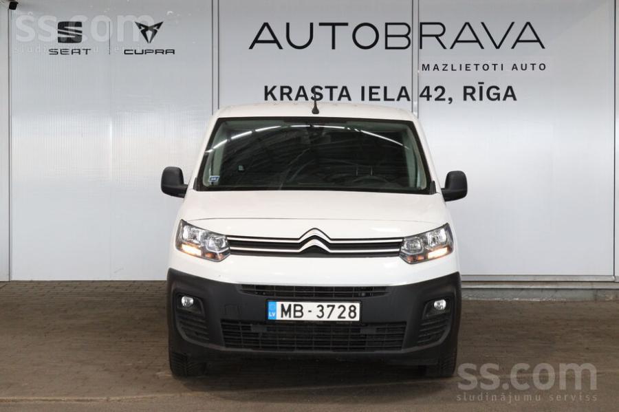 Balts Citroen Berlingo 2019 Rīga, ar dzinēja tilpumu 1.60 L un nobraukumu 118 tūkst. km par 7400 €, foto 2 vietnē AUTOMOTO.COM.LV