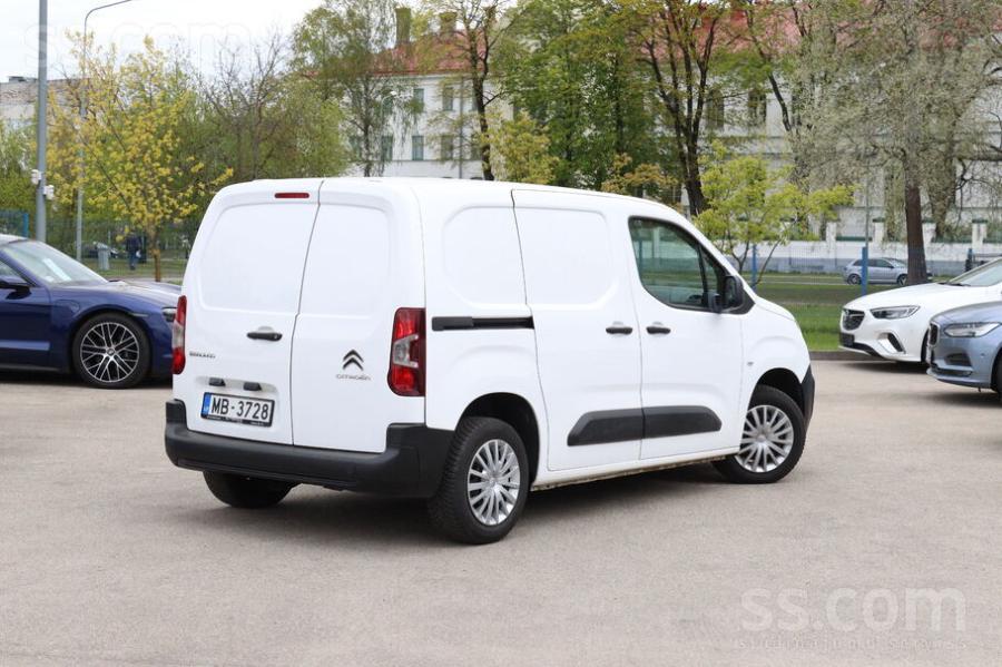 Balts Citroen Berlingo 2019 Rīga, ar dzinēja tilpumu 1.60 L un nobraukumu 118 tūkst. km par 7400 €, foto 26 vietnē AUTOMOTO.COM.LV