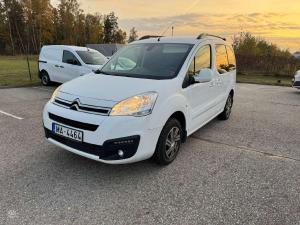 White Citroen Berlingo 2019 in Riga, with an engine capacity of 1.56 L and mileage of 146 thousand km for 5200 €, photo  on AUTOMOTO.COM.LV