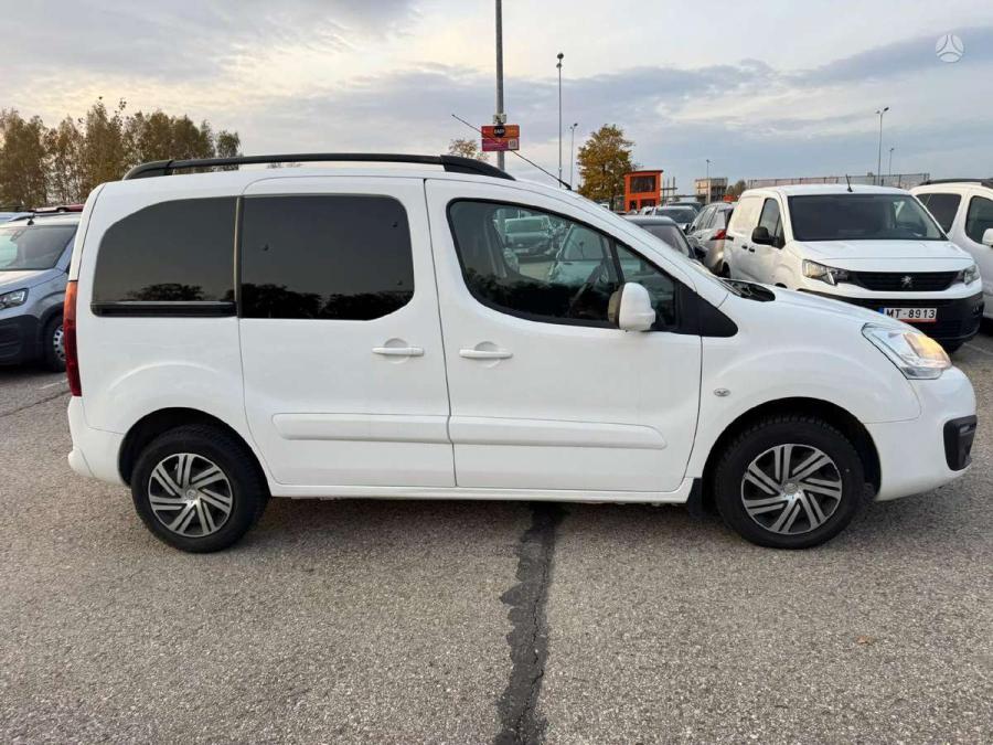 White Citroen Berlingo 2019 in Riga, with an engine capacity of 1.56 L and mileage of 146 thousand km for 5200 €, photo 4 on AUTOMOTO.COM.LV
