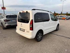 White Citroen Berlingo 2019 in Riga, with an engine capacity of 1.56 L and mileage of 146 thousand km for 5200 €, photo 5 on AUTOMOTO.COM.LV
