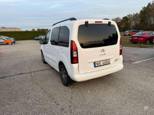 White Citroen Berlingo 2019 in Riga, with an engine capacity of 1.56 L and mileage of 146 thousand km for 5200 €, photo 7 on AUTOMOTO.COM.LV