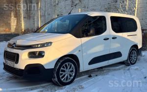 Balts Citroen Berlingo 2019 Rīga, ar dzinēja tilpumu 1.20 L un nobraukumu 122 tūkst. km par 9500 €, foto  vietnē AUTOMOTO.COM.LV
