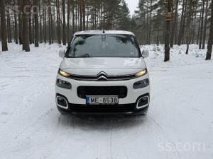 White Citroen Berlingo 2019 in Riga, with an engine capacity of 1.50 L and mileage of 0 thousand km for 7999 €, photo 3 on AUTOMOTO.COM.LV