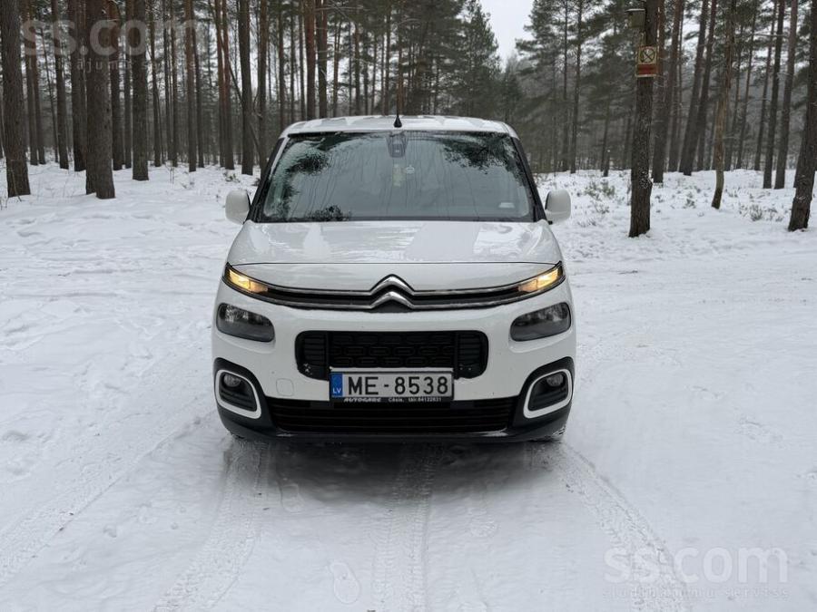 White Citroen Berlingo 2019 in Riga, with an engine capacity of 1.50 L and mileage of 0 thousand km for 7999 €, photo 3 on AUTOMOTO.COM.LV